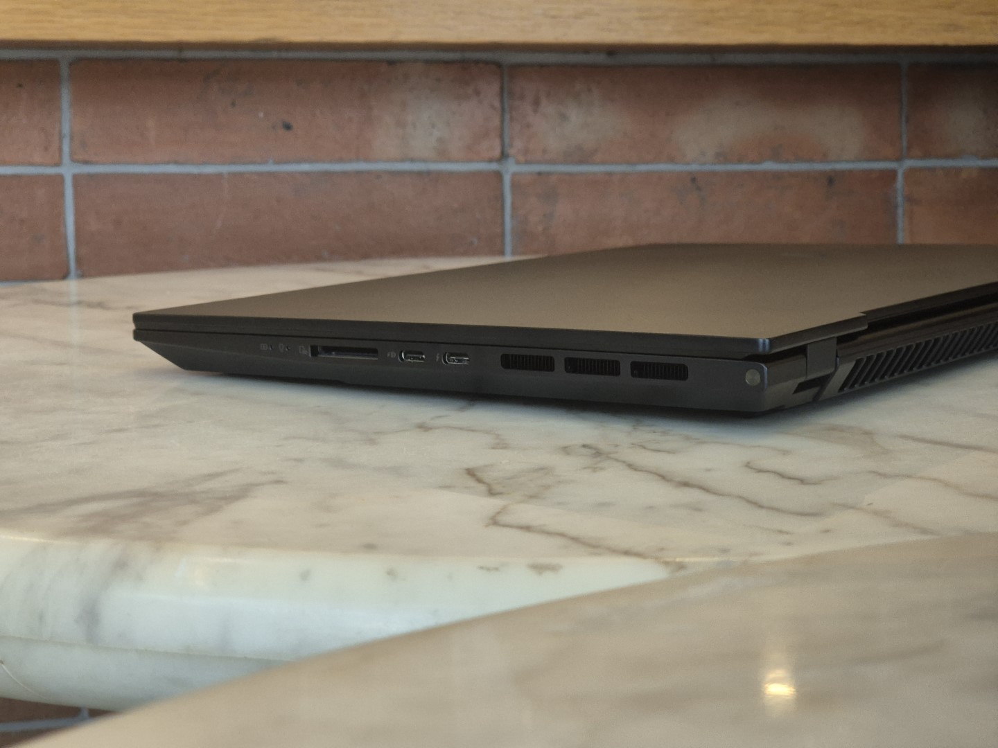 Ulasan Singkat ASUS ZenBook Pro 14 OLED (UX6404) - BagusTech